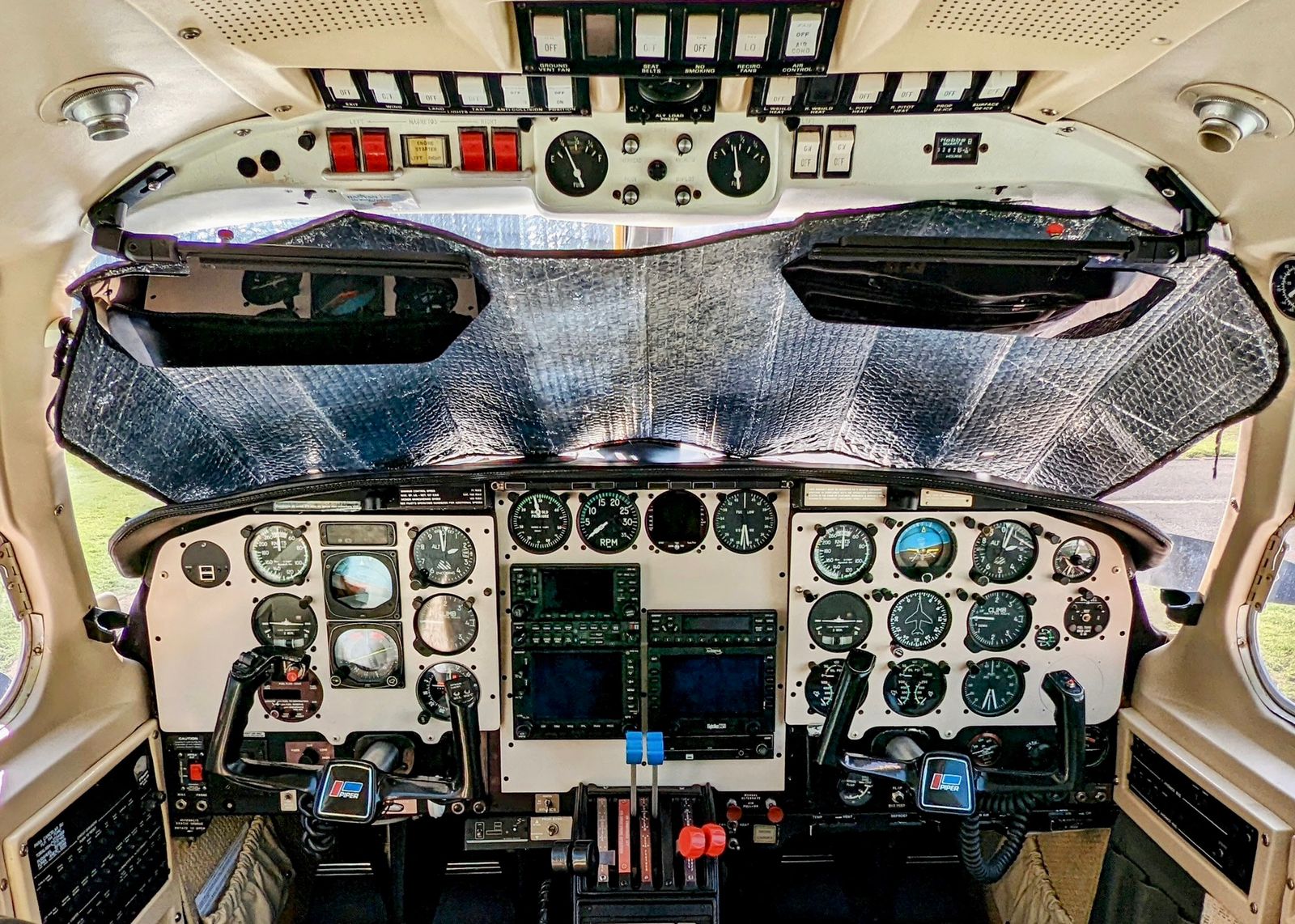 Piper PA-31-325 - Aviacenter